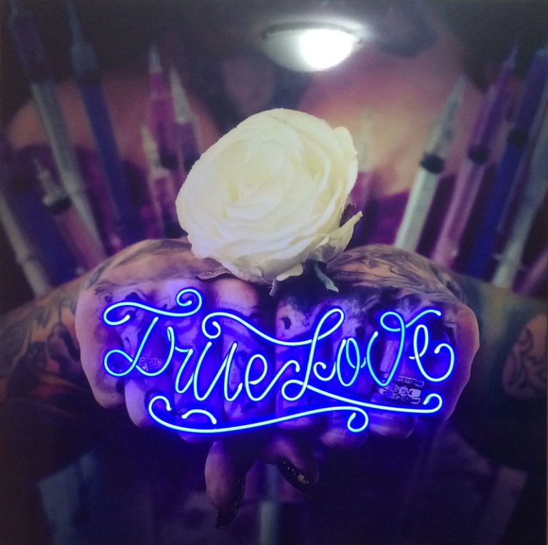 Neon Art NZ | Neon Wall Art | Neon Light Installation Art | Neon Light ...